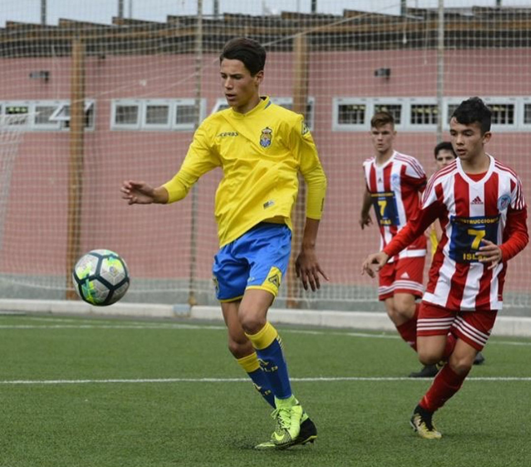 VÍDEO | El grancanario Alan Godoy marca un golazo … ¡desde el medio del ...