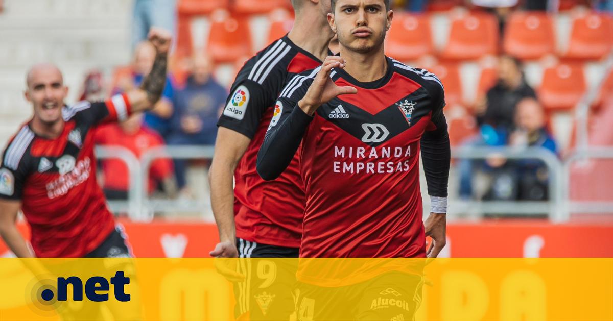 CEDIDOS | Óscar Pinchi marca un doblete con el Mirandés | udlaspalmas.NET